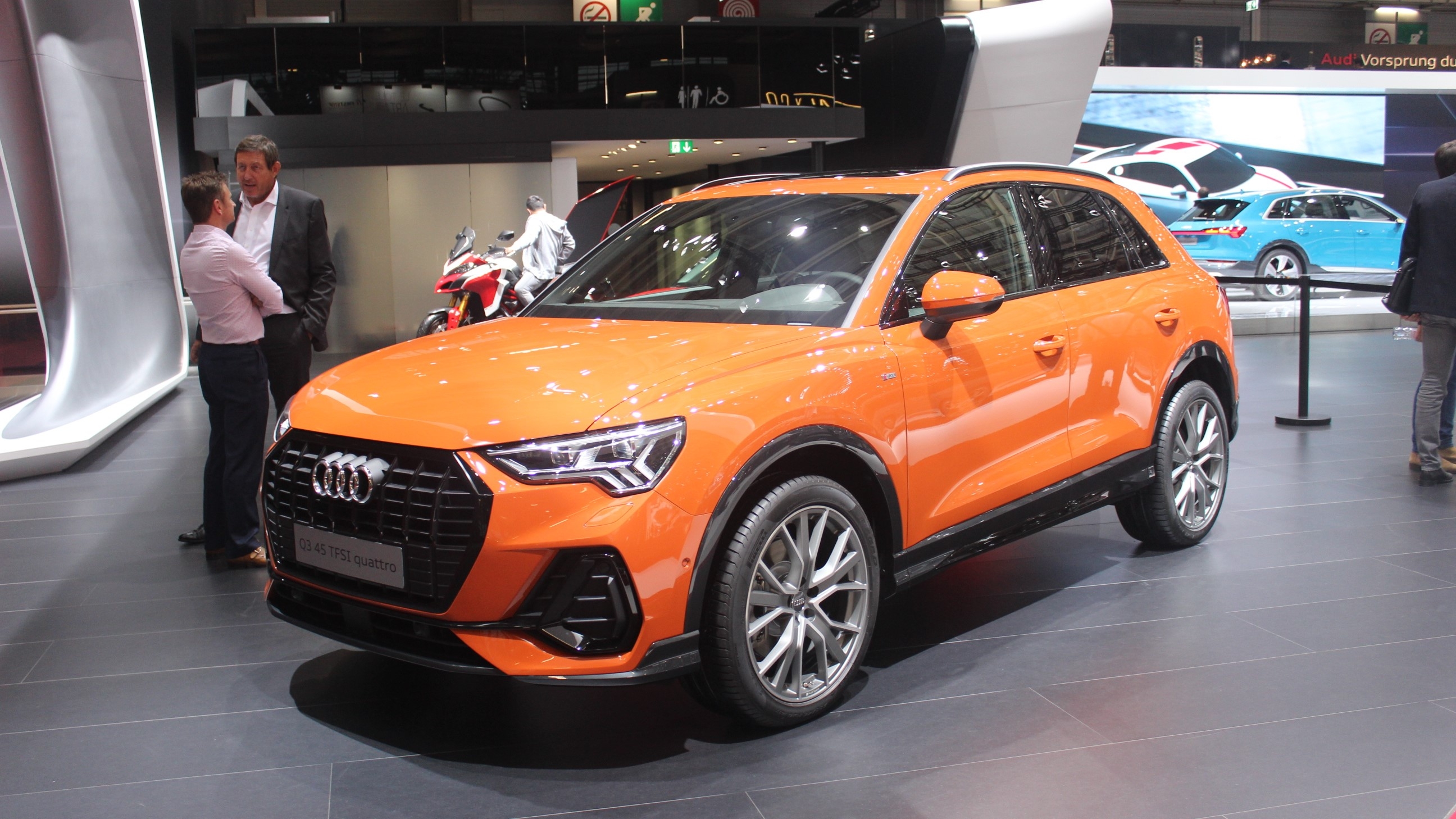 Audi Q3 (2018) : retour aux affaires - Vidéo en direct du Mondial de ...