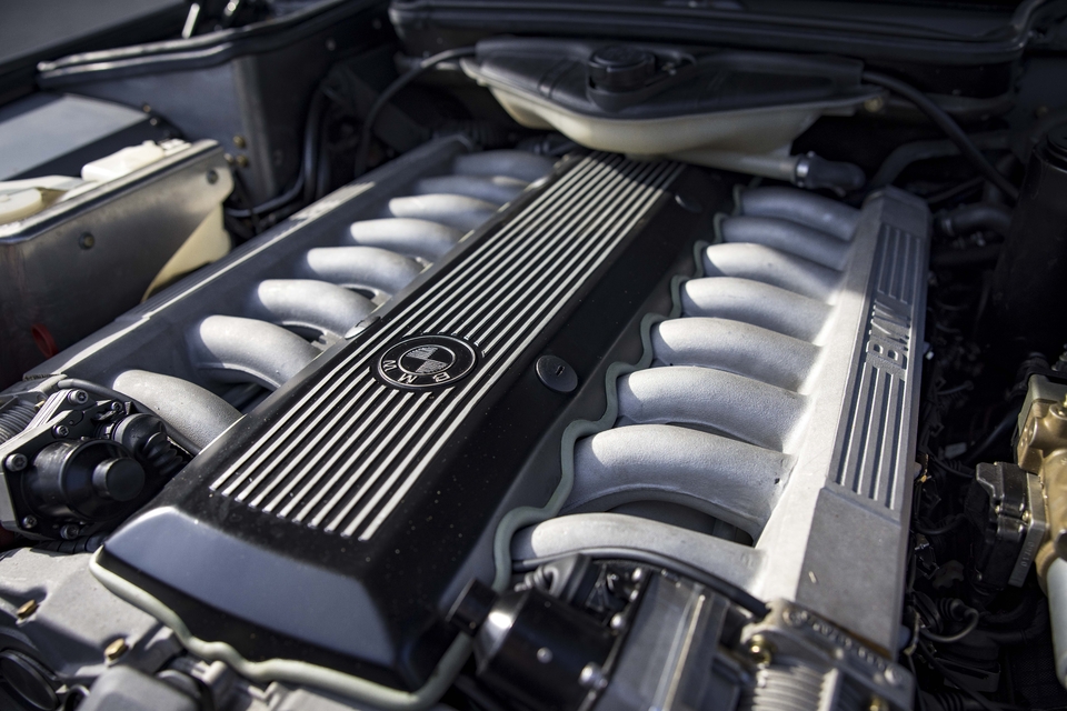 Un proto de BMW Série 7 à moteur V16 exhumé après 34 ans
