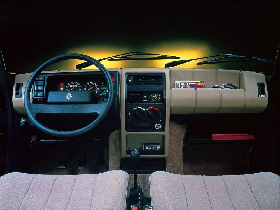 Renault 5 LS/TS/TX (1974-1984) : la supercar des villes se sent pousser ...