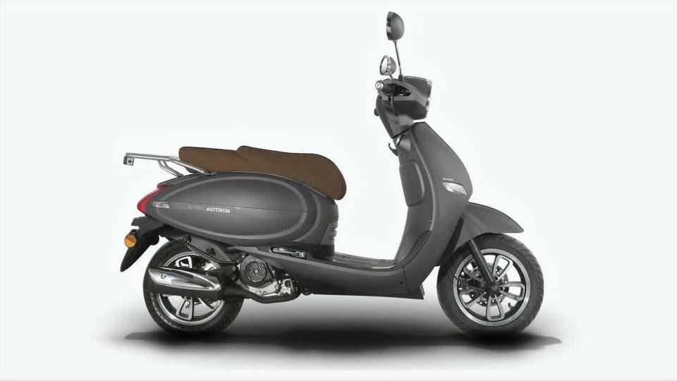 Le groupe KSR présente sa nouvelle marque de motos et scooters : Motron ...