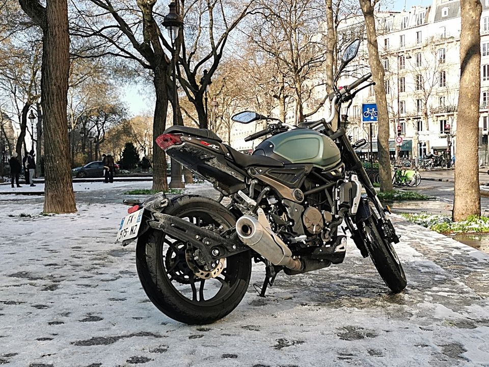 Essai - Voge 300 AC : l'anti CB 300