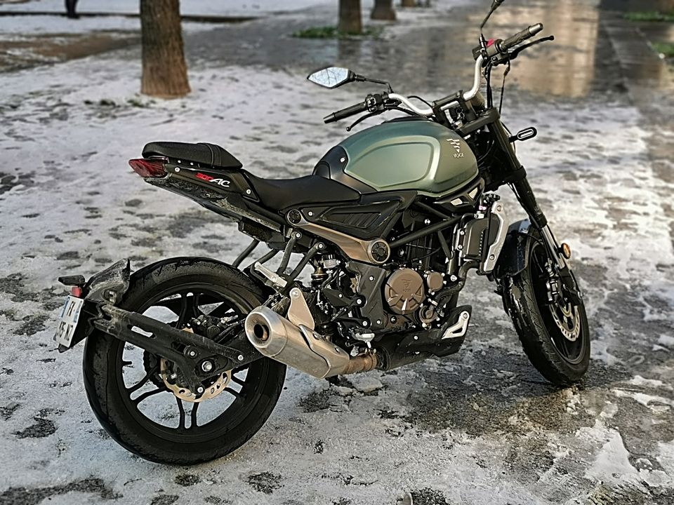 Essai - Voge 300 AC : l'anti CB 300