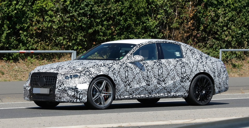 Scoop – Mercedes-AMG E 53 : place à la génération "W214-AMG"