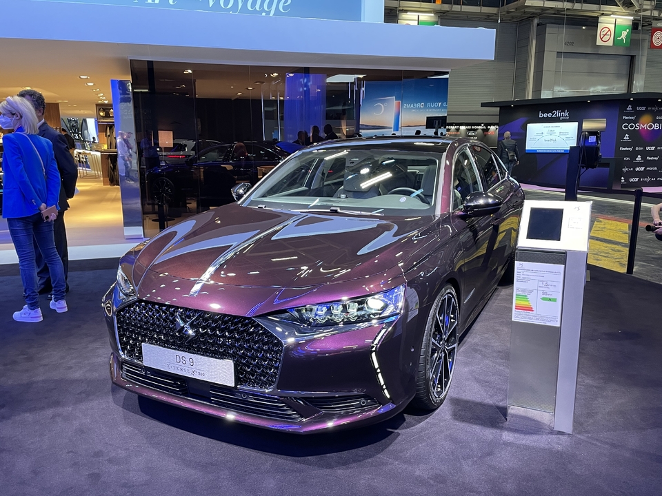 En direct du Mondial de l'Auto 2022 - DS 9 Opéra Première, le luxe ...