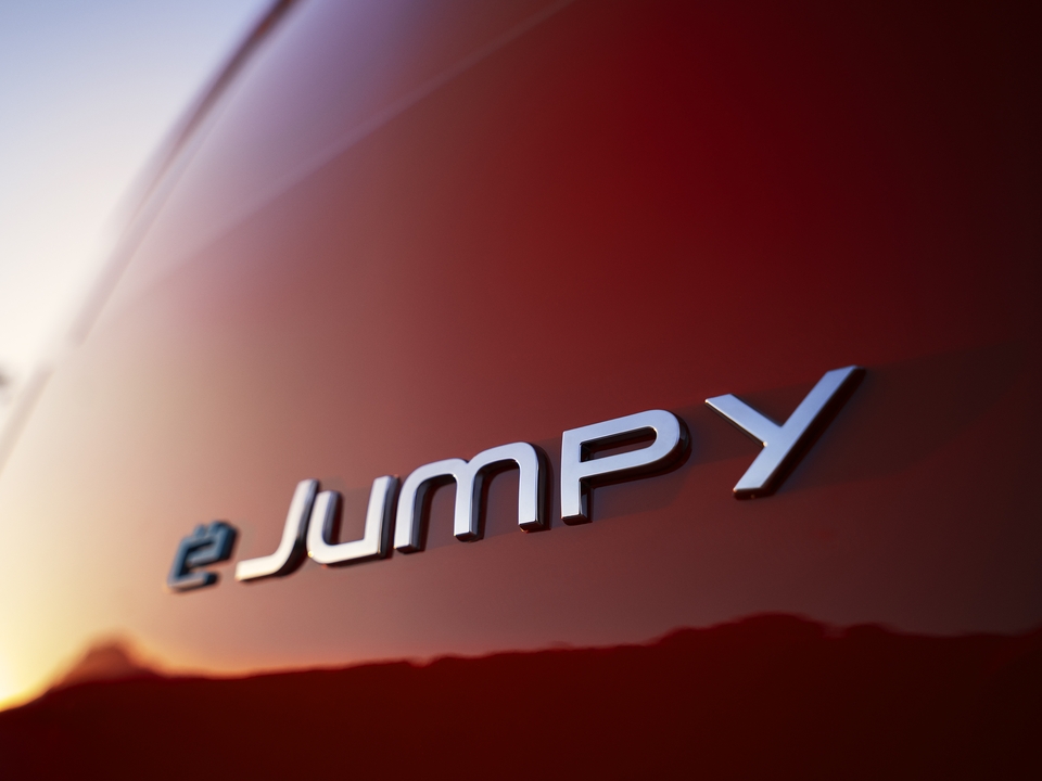 Citroën ë-Jumpy (2024) : un peu mieux et toujours aussi cher (Essai)