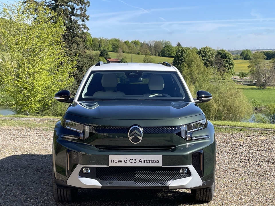 Le Citroën C3 Aircross disponible en 5 ou 7 places veut séduire les ...