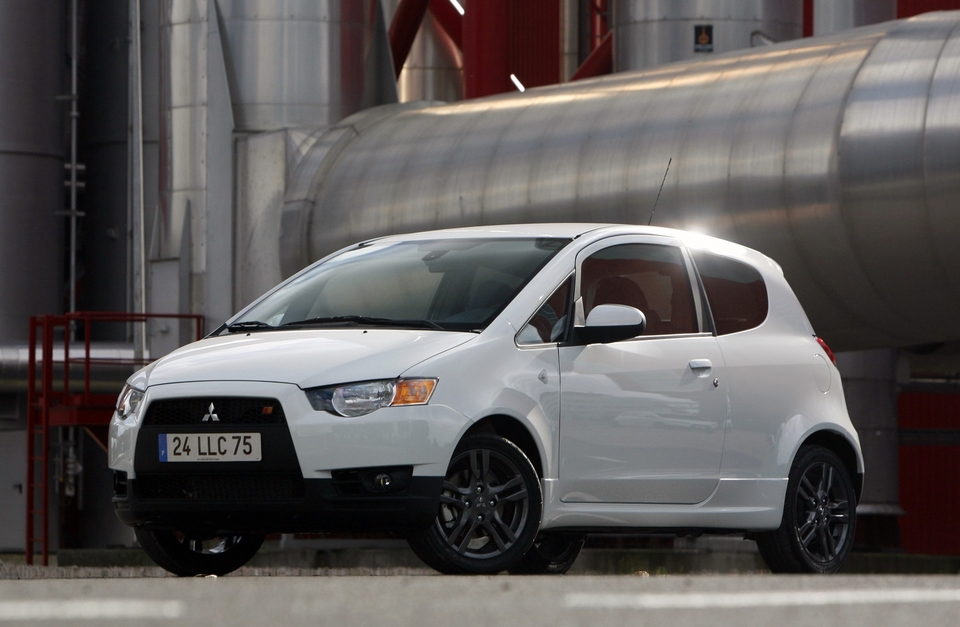 Mitsubishi Colt CZT/Ralliart (2004 – 2011), une petite rageuse à l ...