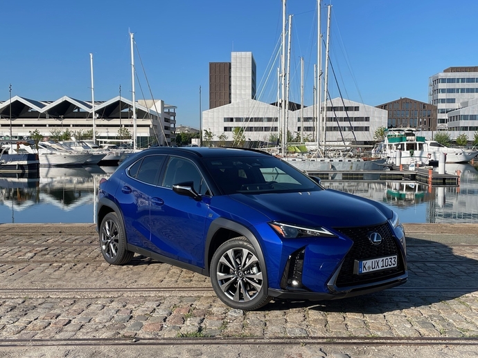 Lexus UX300h : premières images en direct de l'essai + impressions de ...