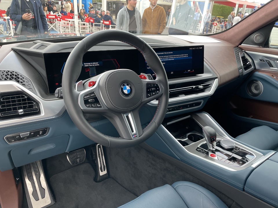 Présentation vidéo - BMW XM : l'intriguant SUV d'exception