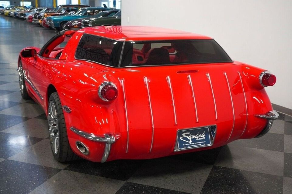 Une étonnante Corvette C5 transformée en Shooting Brake rétro