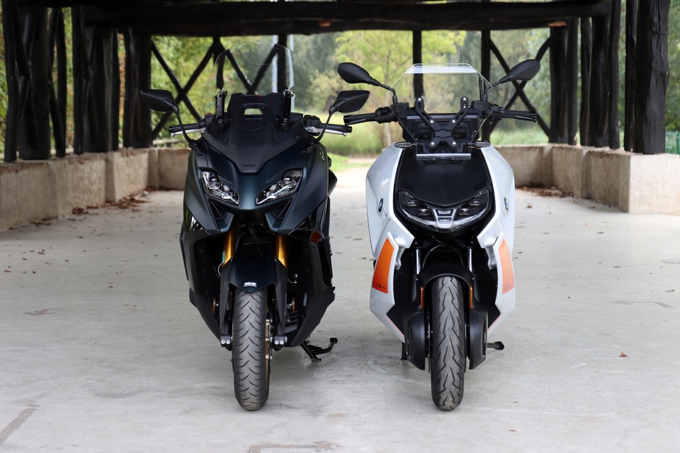 Comparatif - Yamaha TMax VS BMW CE 04 : star d'hier ou de demain ? - Page 4