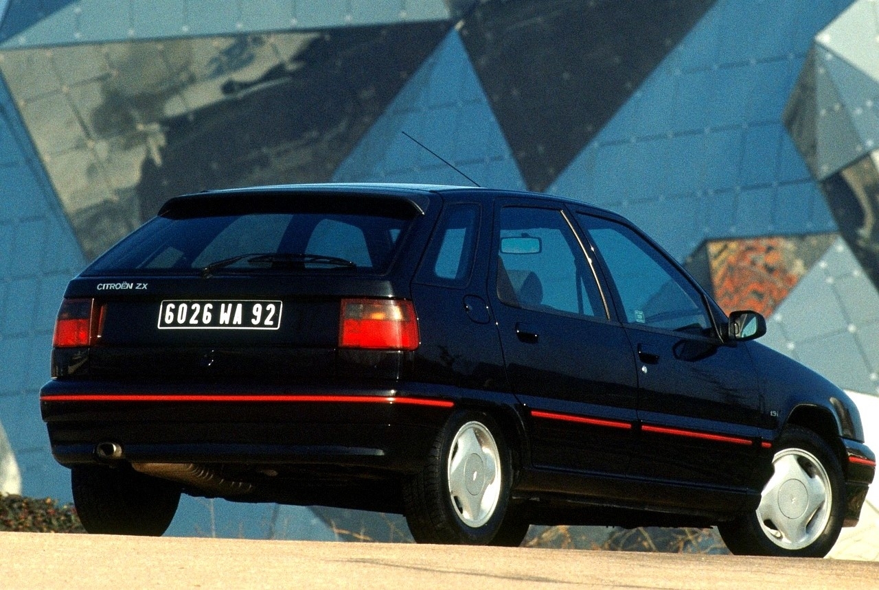 Citroën ZX Volcane vs VW Golf III GTI, duel de compactes sportives ...