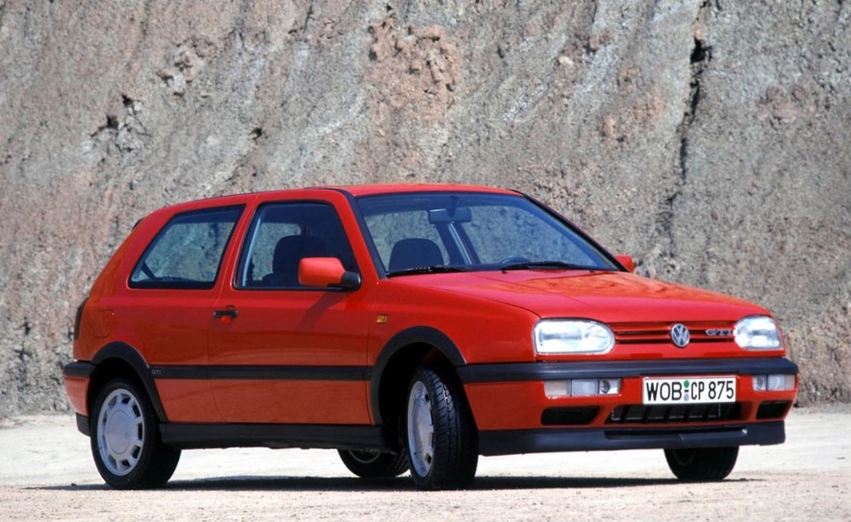 Citroën ZX Volcane vs VW Golf III GTI, duel de compactes sportives ...