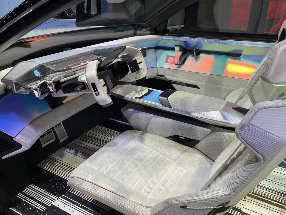 Mondial de l'auto 2022 - Renault Scenic Vision : le monospace devient SUV