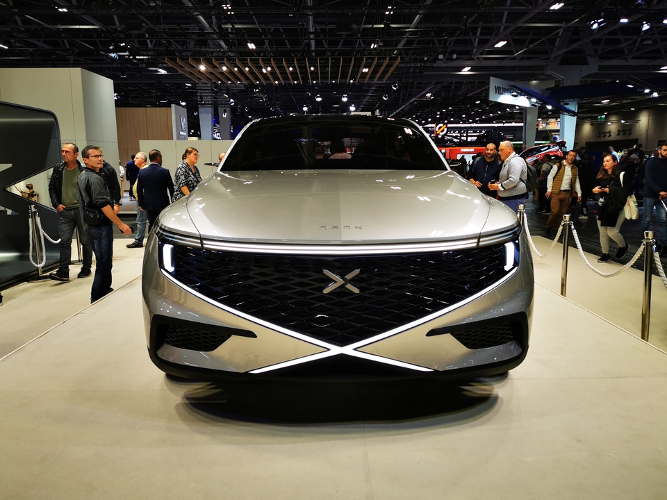 NamX HUV : une bonne idée sur le papier - Vidéo en direct du Mondial de ...