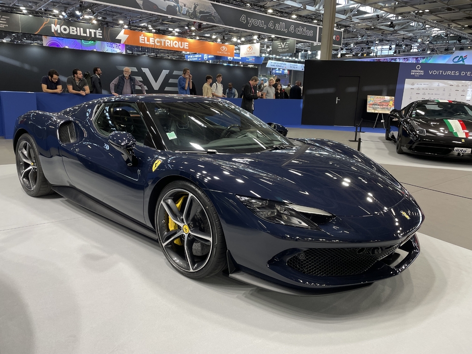 En direct du Mondial : les Ferrari du stand Perce-neige