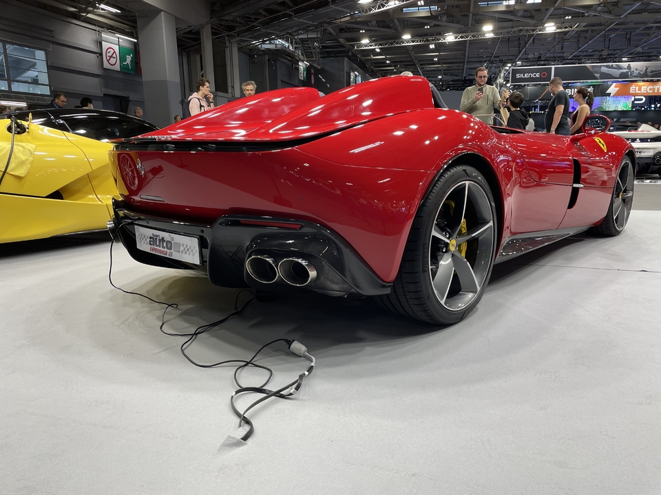 En direct du Mondial : les Ferrari du stand Perce-neige