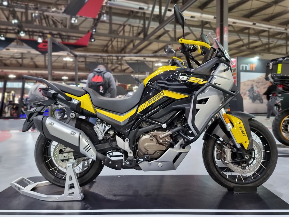Salon de Milan 2022 - QJ Motor SVT 650 : un V et un look