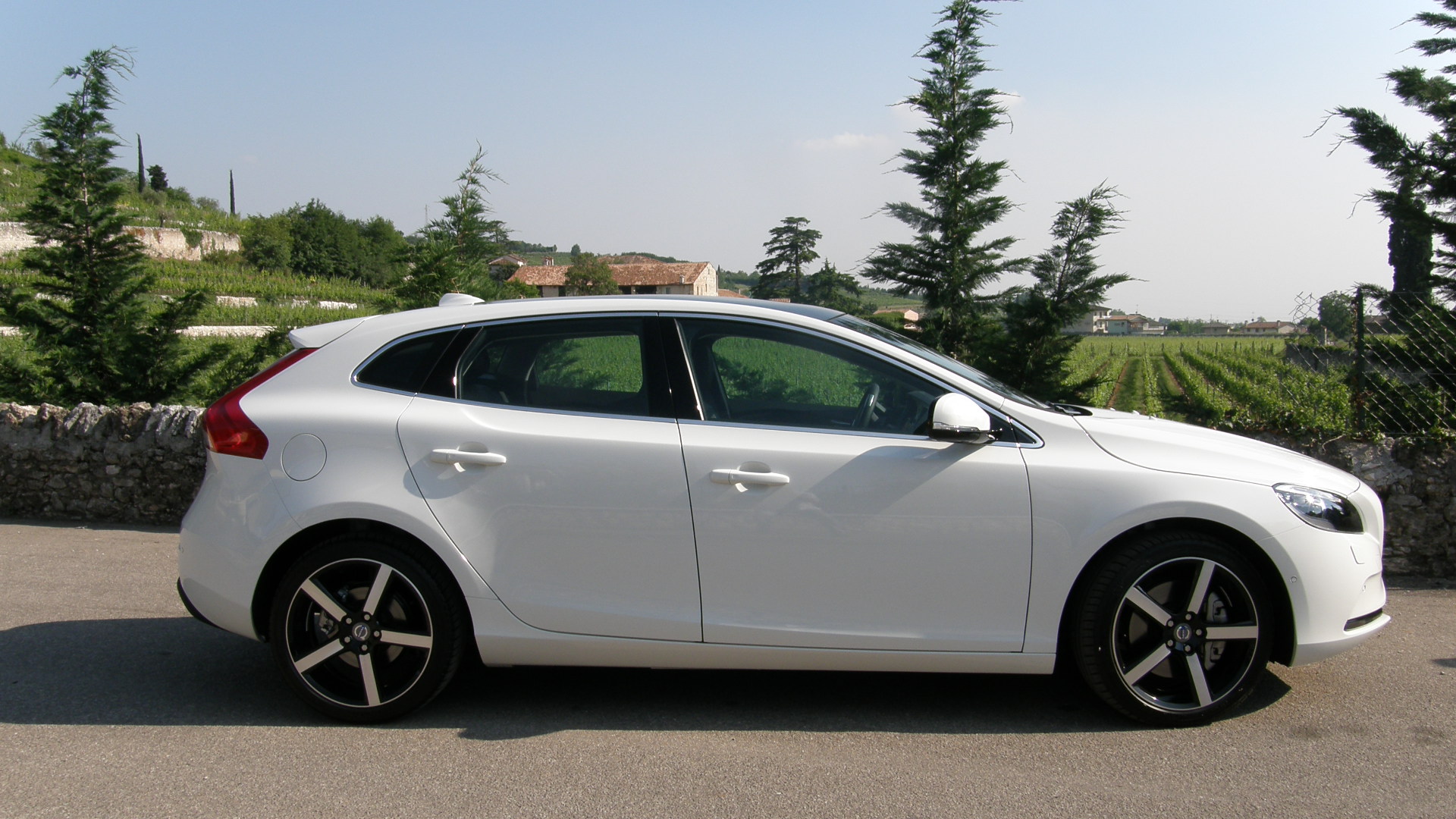 Officieel: Volvo V40 - AutoWeek.nl