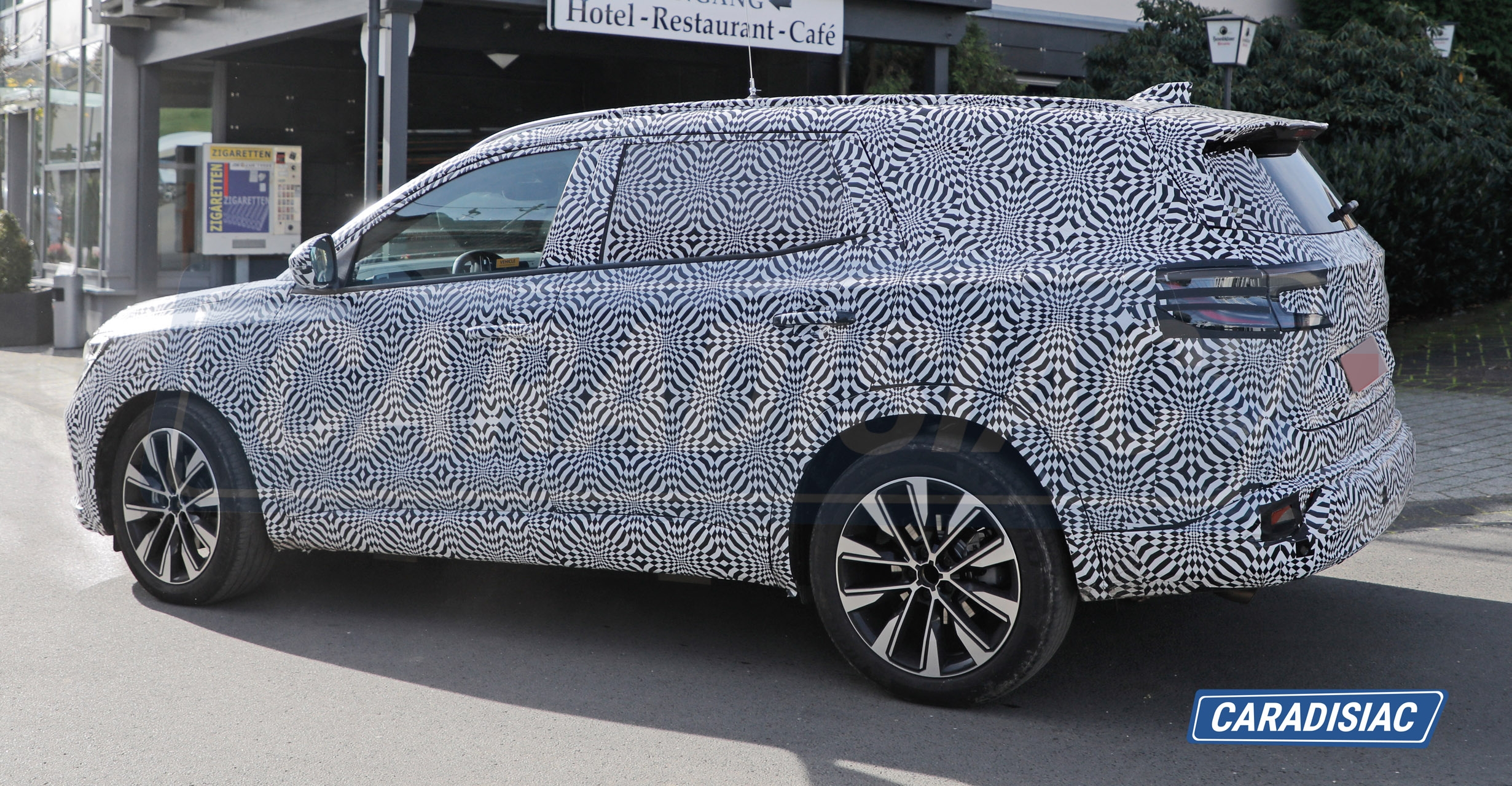 Scoop – Renault Grand Austral : le 7 places est de sortie