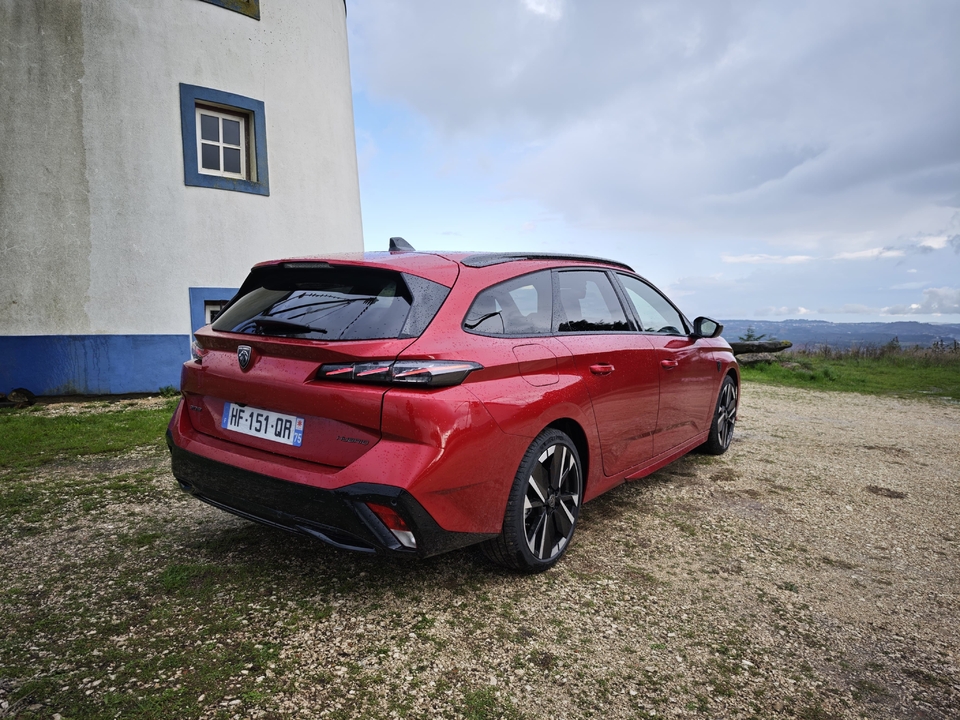 Voici les premières images en direct de l’essai de la Peugeot 308 SW ...