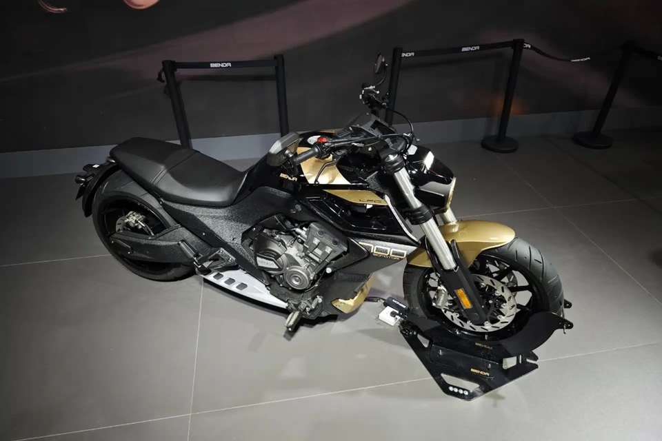 Benda améliore son power cruiser LFC 700, mais pas pour nous