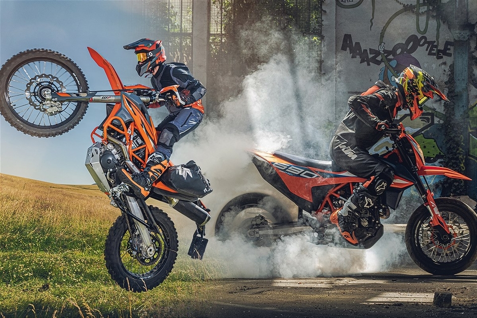 KTM dévoile ses 690 Enduro R et 690 SMC R 2023