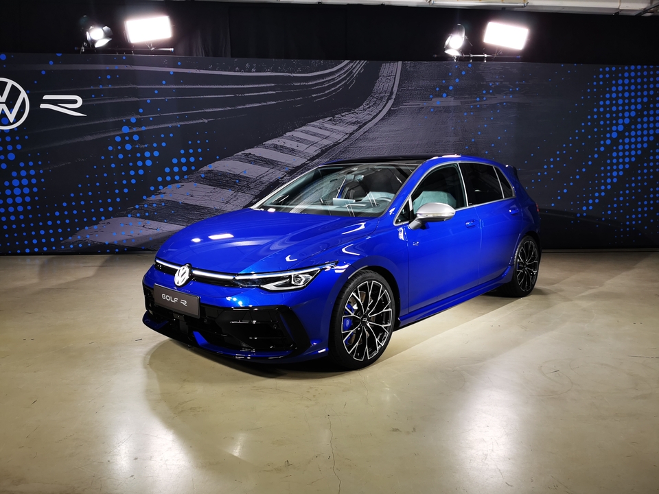 Volkswagen Golf 8 R restylée : 333 ch pour tout le monde mais 51 912 ...