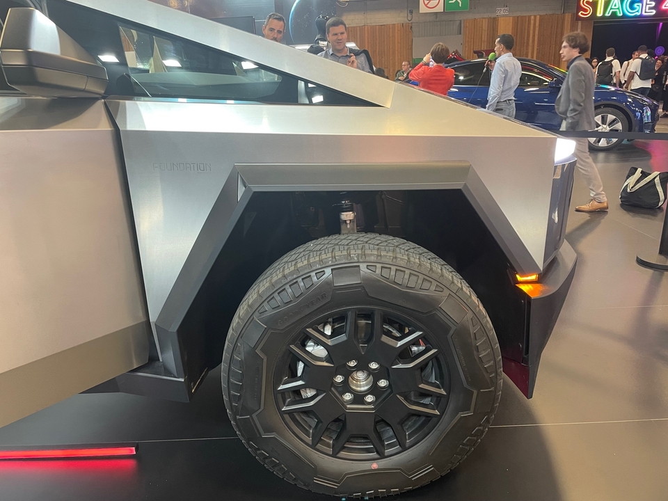 Etes-vous prêts pour le Tesla Cybertruck? (vidéo)