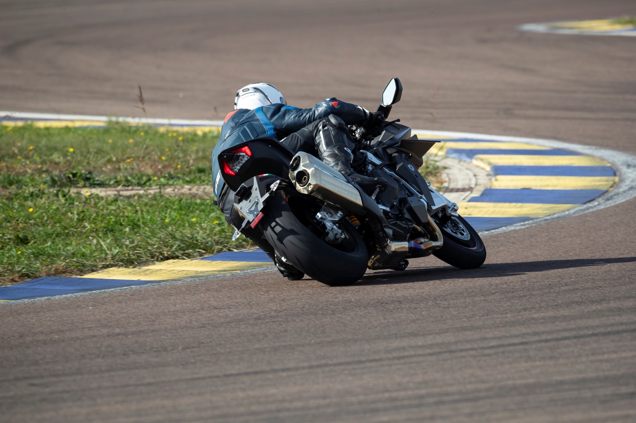 Essai - Bimota Tesi H2 : le H italien qui déchire - Page 2