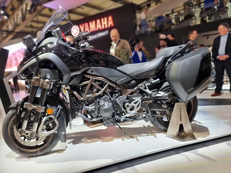Salon de Milan 2022 - Yamaha Niken 890 : moteur et confort