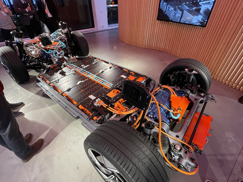 Présentation - Volvo EX90 (2023) : un SUV de poids