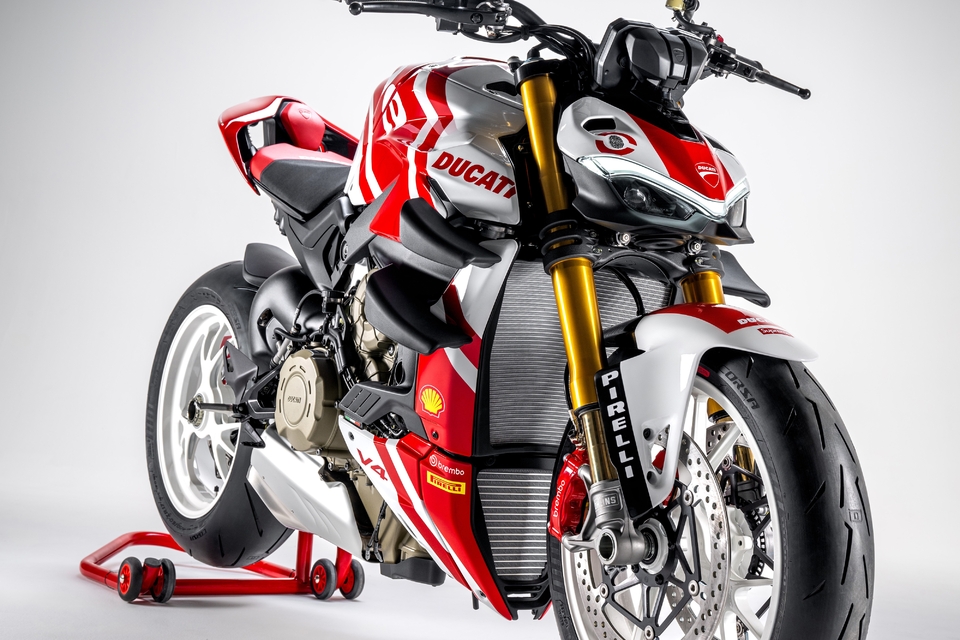 Ducati et Supreme dévoilent le Streetfighter V4 collector signé Aldo Drudi