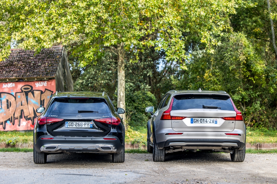 Comparatif – Mercedes C All-Terrain VS Volvo V60 Cross Country AWD ...