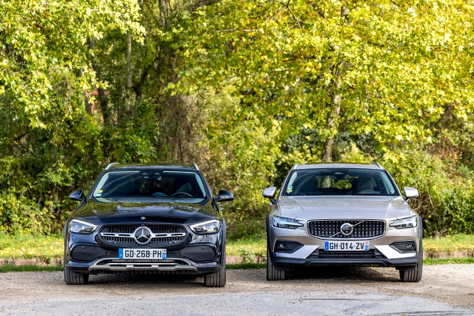 Comparatif – Mercedes C All-Terrain VS Volvo V60 Cross Country AWD ...