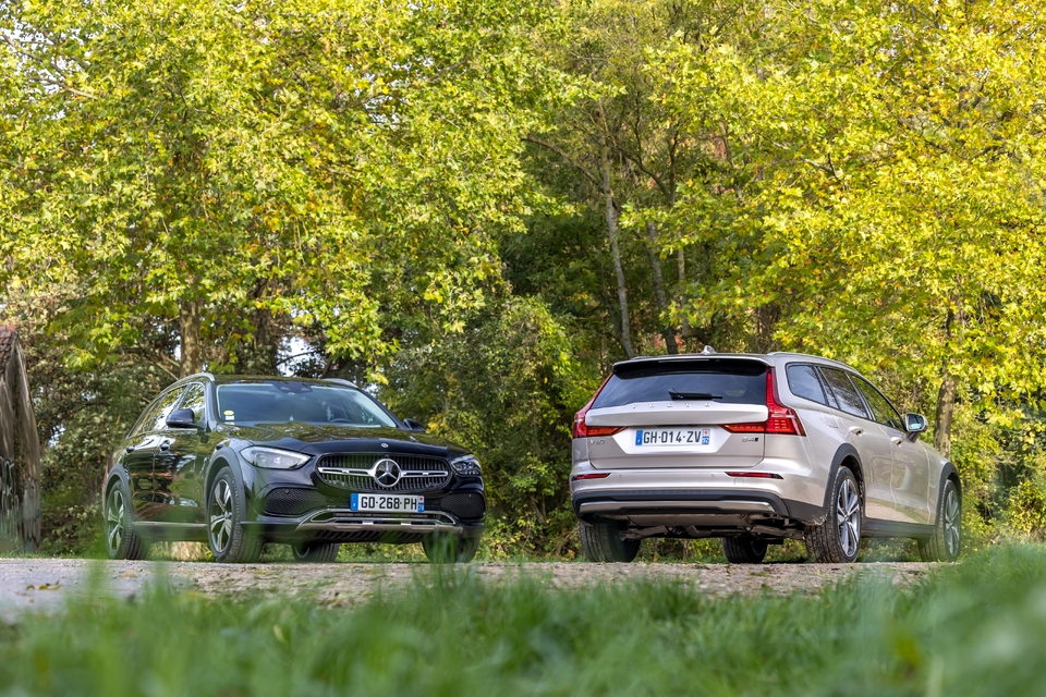 Comparatif – Mercedes C All-Terrain VS Volvo V60 Cross Country AWD ...