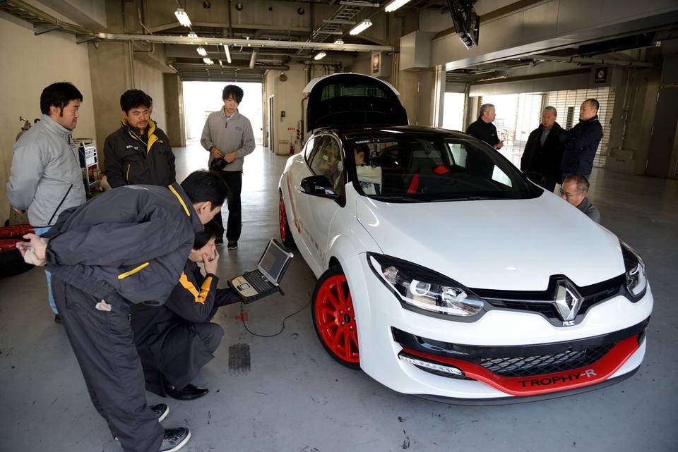 La Renault Mégane R.S 275 Trophy-R bat le record du Fuji International ...