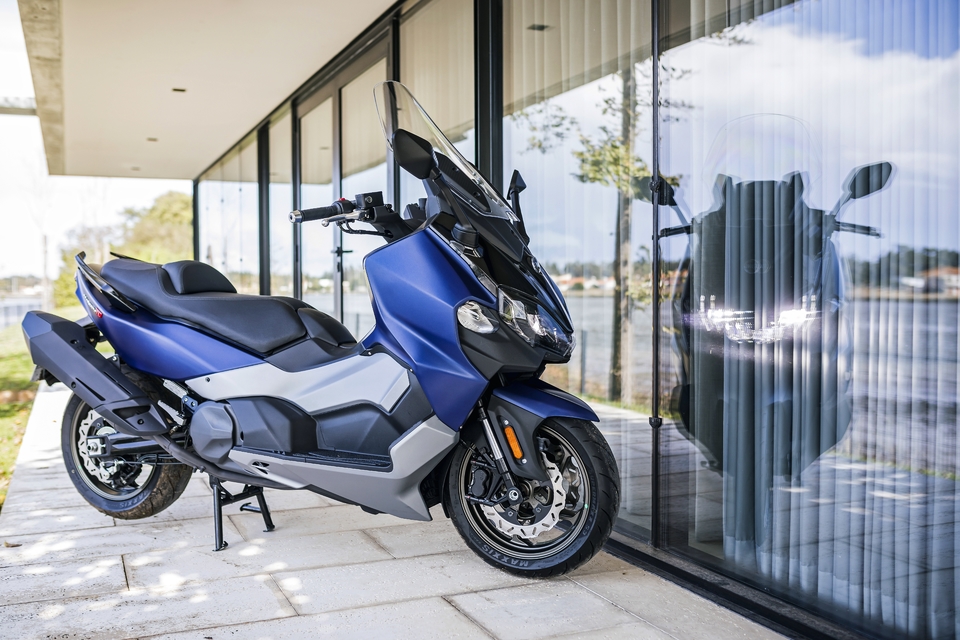 Essai - SYM Maxsym TL 500 : Le scooter option moto