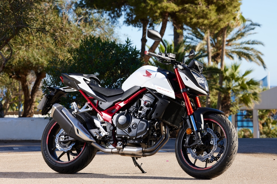 Essai - Honda CB750 Hornet (2023) : qui s'y frotte, s'y pique ! - Page 2