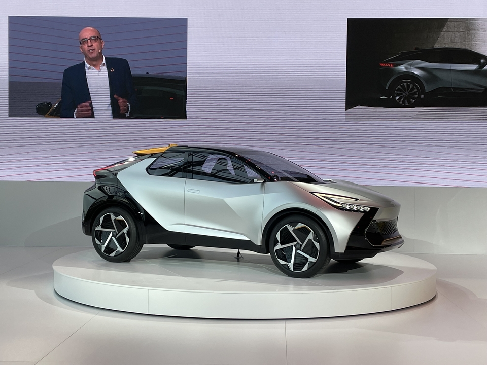 Présentation - Toyota CH-R Prologue (2023) : encore plus branché