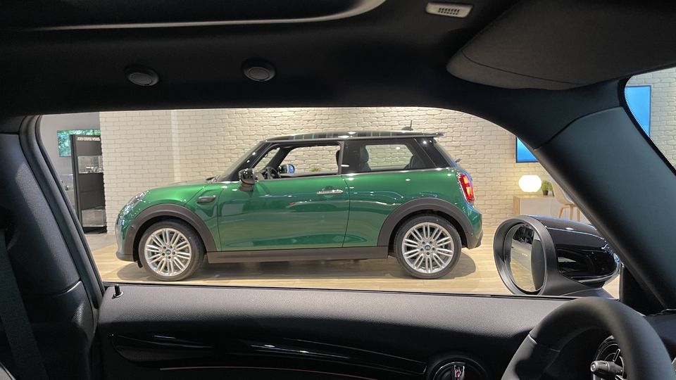 Mini restylée Mosaert Edition : à la mode de Stromae (Vidéo)