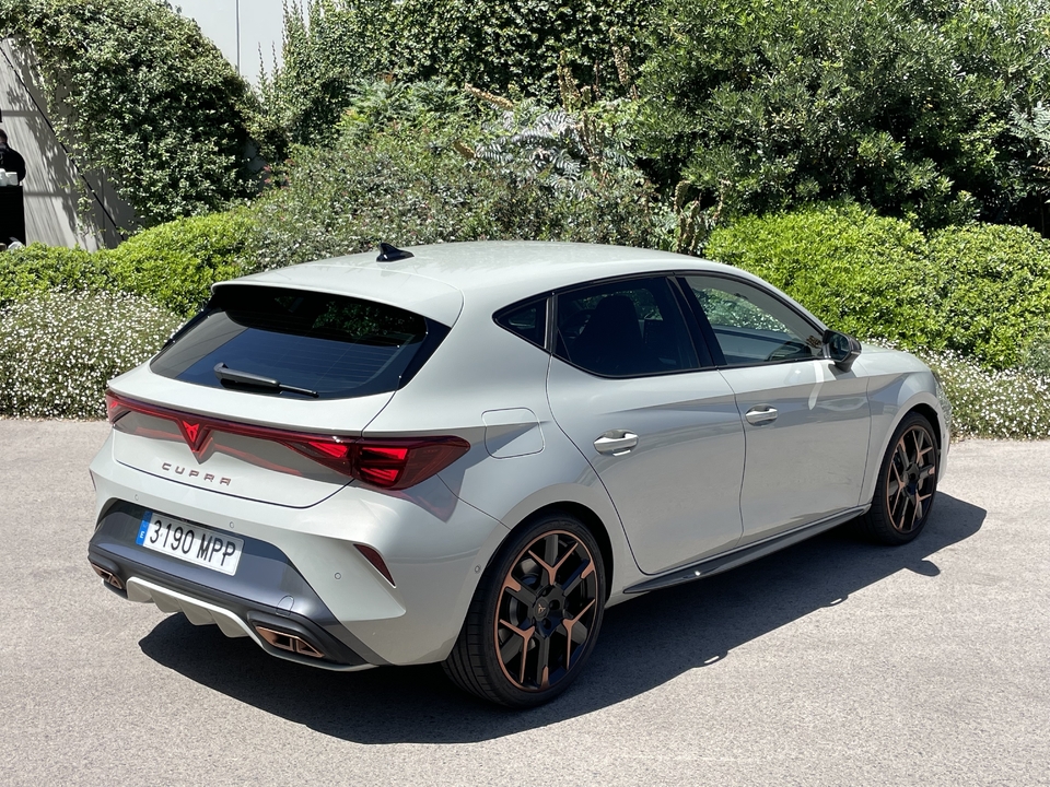 Nouvelle Cupra Leon restylée, nos premières images de l'essai et nos ...
