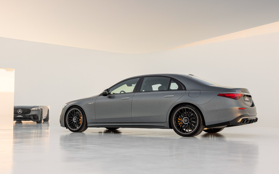 La nouvelle Mercedes-AMG S63 E Performance (2023) reste fidèle au V8