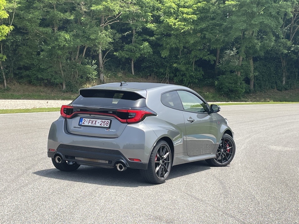 Voici les premières images en direct de l'essai de la nouvelle Toyota ...