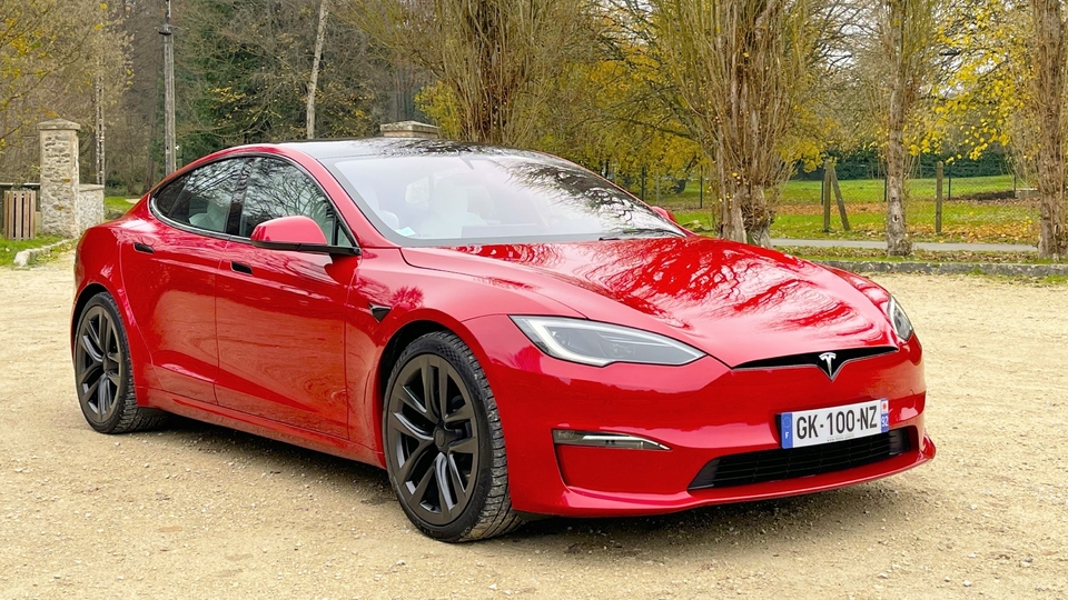 Essai vidéo - Tesla Model S Plaid (2022) : l’hypercar des familles
