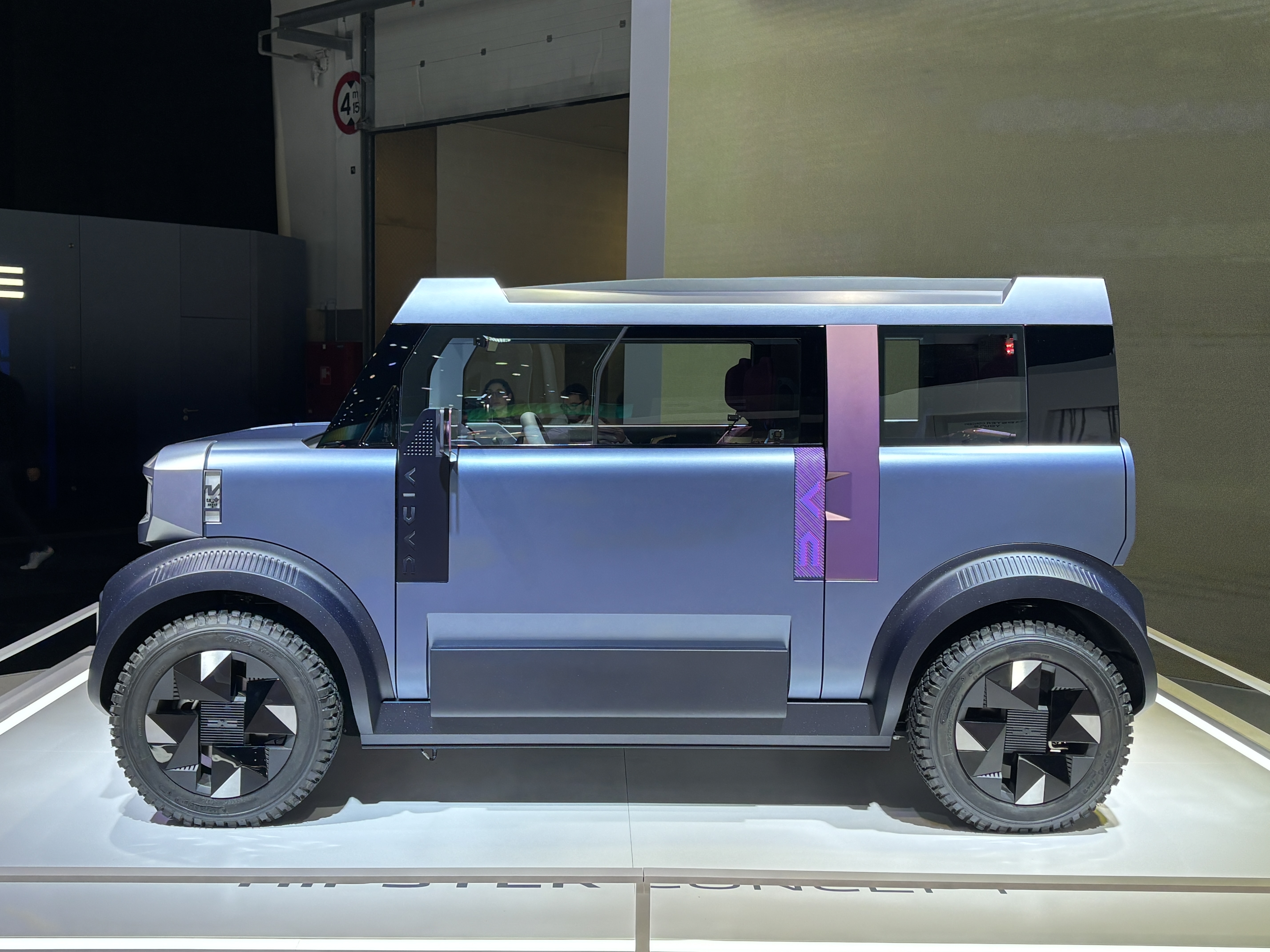 Premier bain de foule pour le Dacia Hipster la future Kei Cars de Dacia