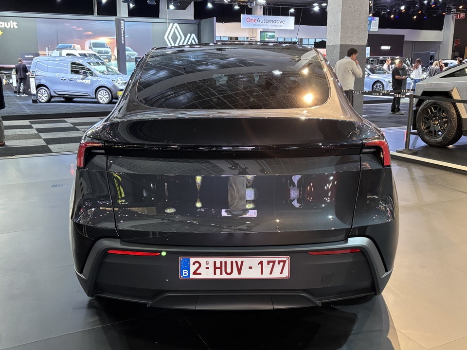 La Tesla Model Y Standard présentée au Salon de Bruxelles 2026