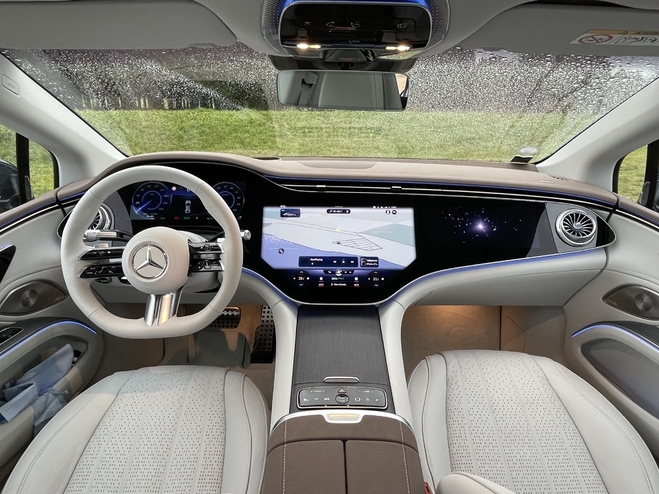 Comparatif vidéo - BMW i7 vs Mercedes EQS : duel de poids lourds