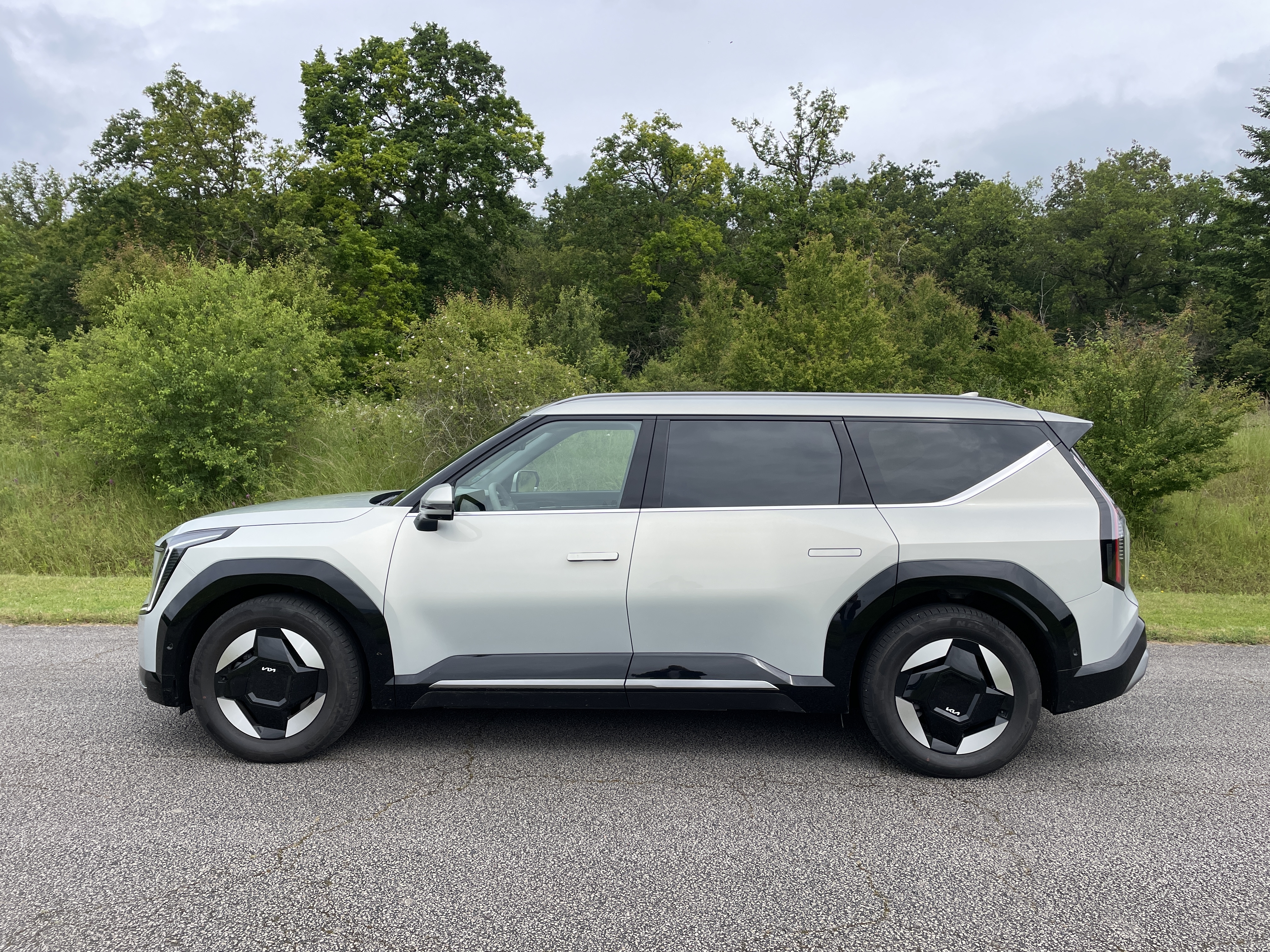 Le Kia EV9 de base est étonnant