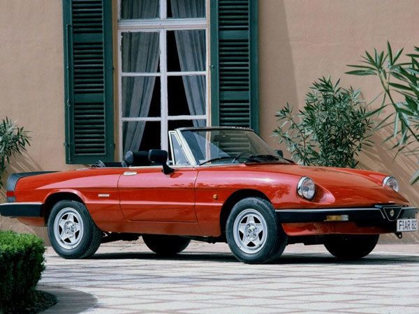 Alfa Romeo Duetto : essais, fiabilité, avis, photos, prix
